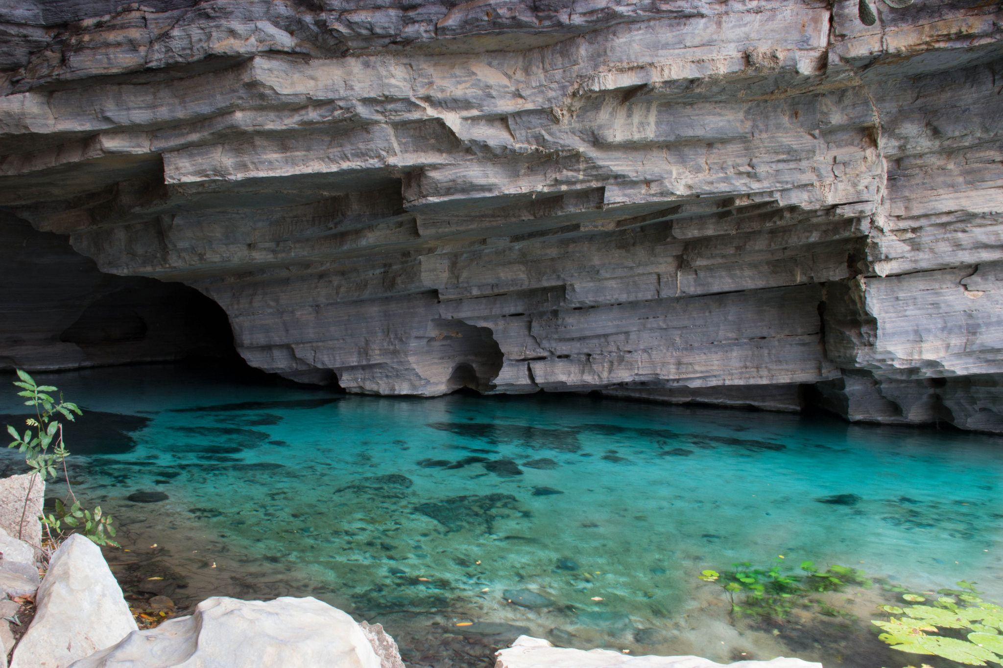 Gruta da Pratinha, águas cristalinas surpreendem na Chapada Diamantina
